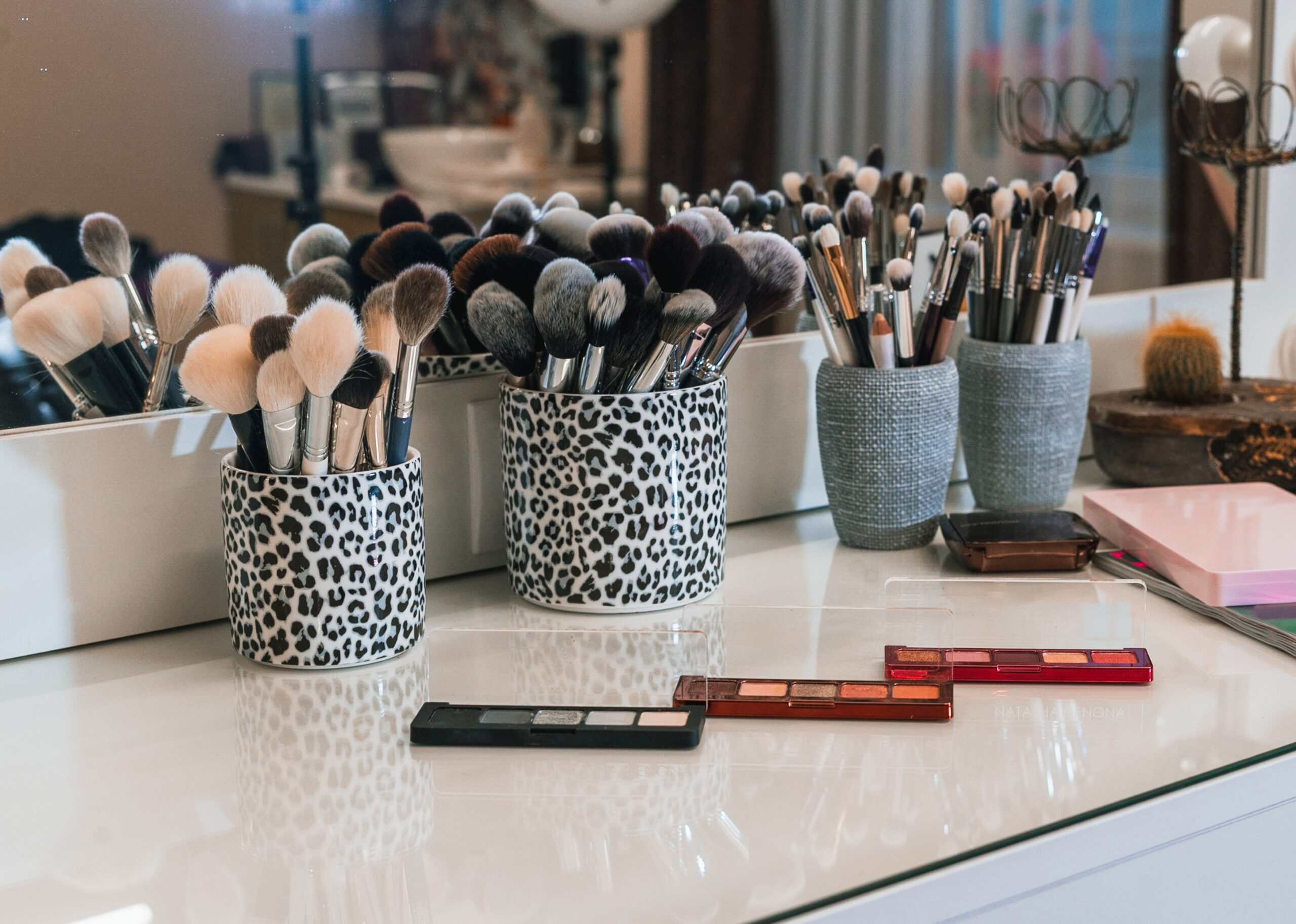 How to Organize Your Beauty Collection - LUX & LUSH